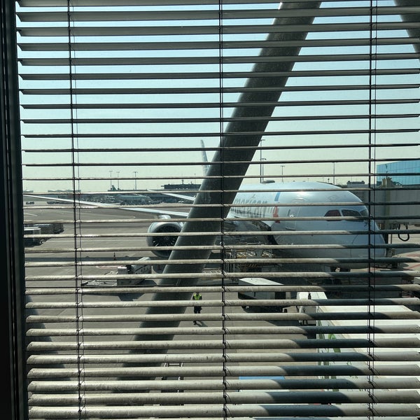 Gate D2 - Airport Gate in Schiphol