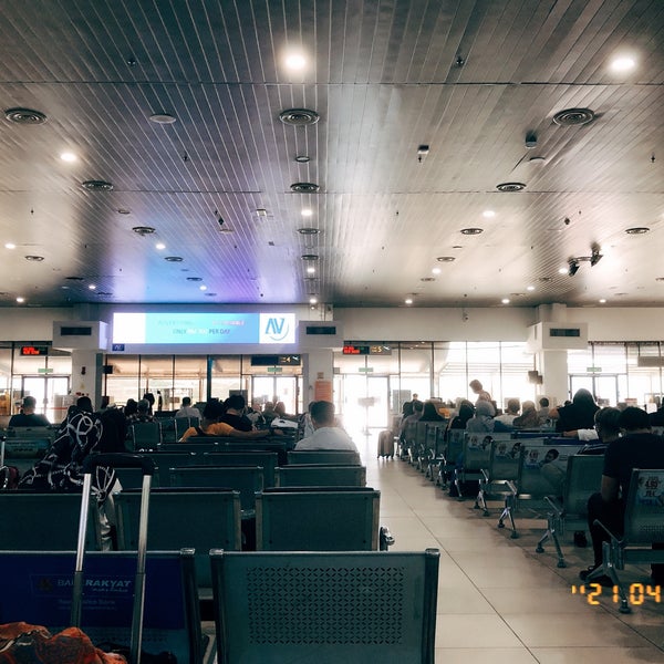 Gate 3 - SZB Airport