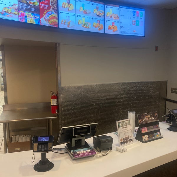 Taco Bell - Fast Food Restaurant in Riverside