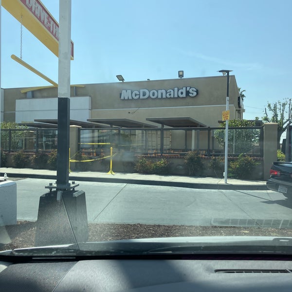 McDonald's - Fast Food Restaurant in Riverside