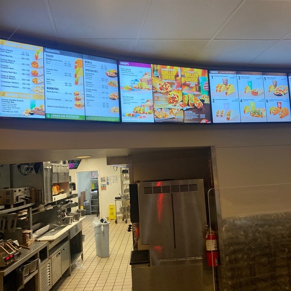 Taco Bell - Fast Food Restaurant in Riverside