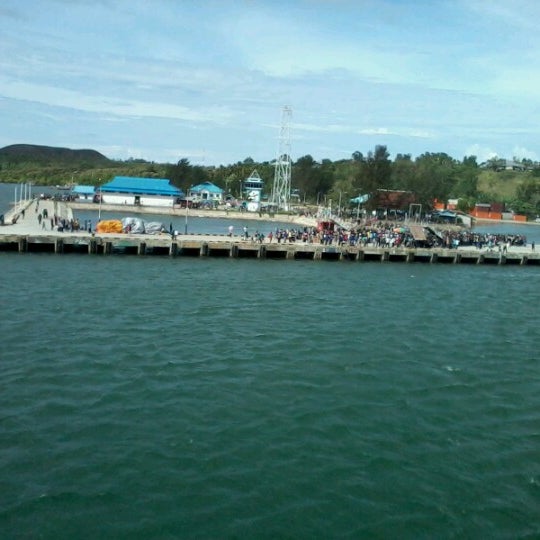 Pelabuhan Namlea - 54 visitors