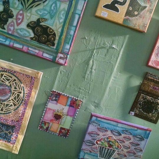 Studio Maureen & The Next Door Gallery - 2963 Beech St