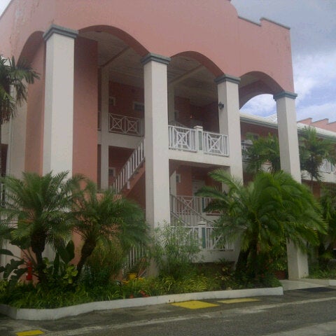 Crews Inn Hotel - 2 tips