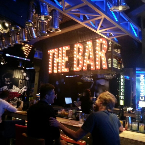 Johnny B. Good - Cocktail Bar in Buenos Aires