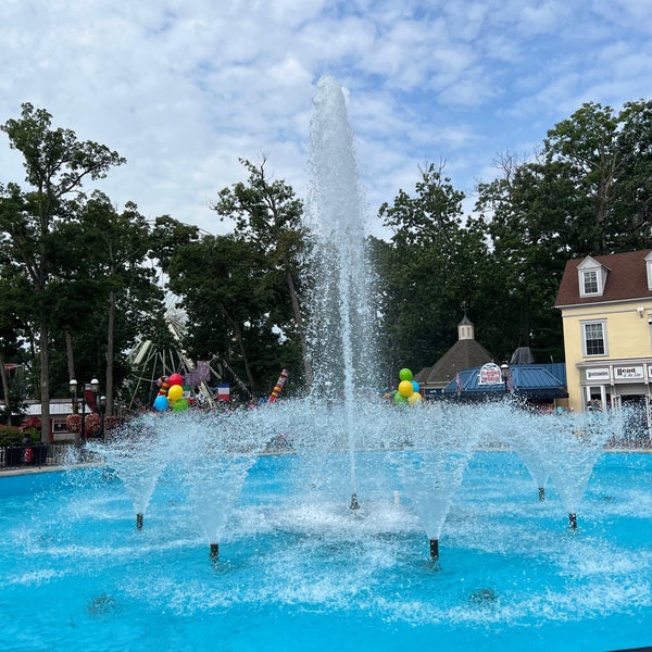 Six Flags Fountain - Jackson, NJ