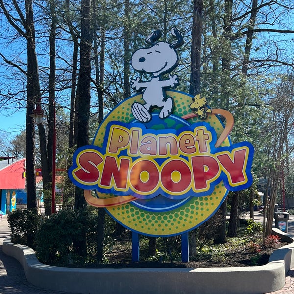 Planet Snoopy - 16000 Theme Park Way