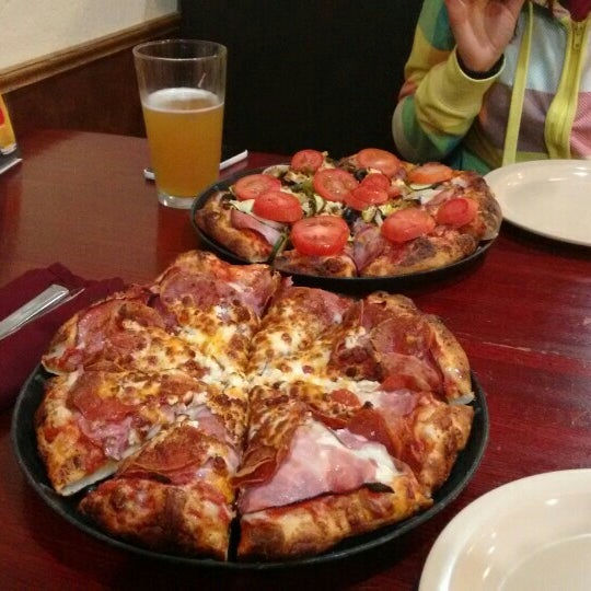 Mike's Pizza - Pizzeria