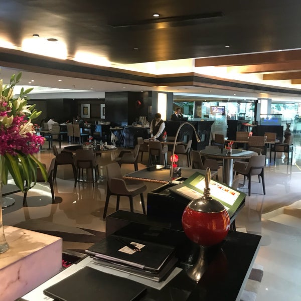 The Earth Plate - Restaurant in Airport