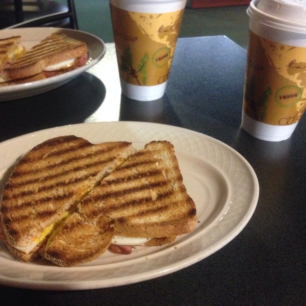 Cally's Cafe - Café in Fergus Falls