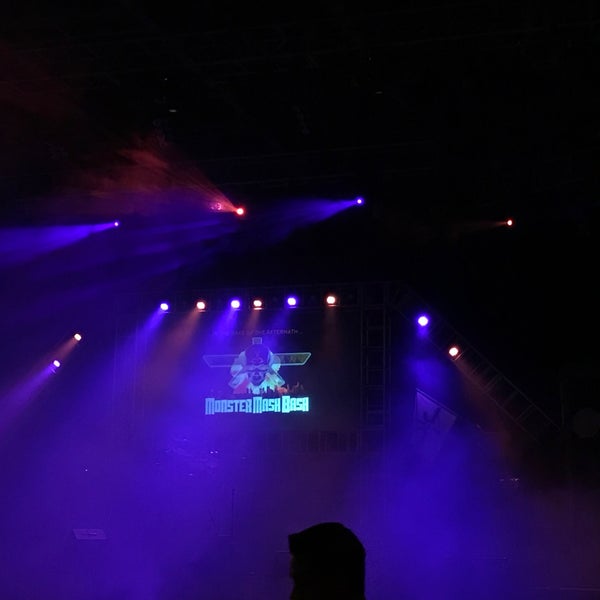 Lone Star Lil's Amphitheater - Northwest Side - Six Flags Fiesta Texas