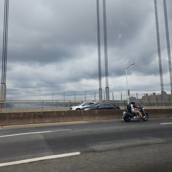 New Jersey / New York Border - Border Crossing in New York
