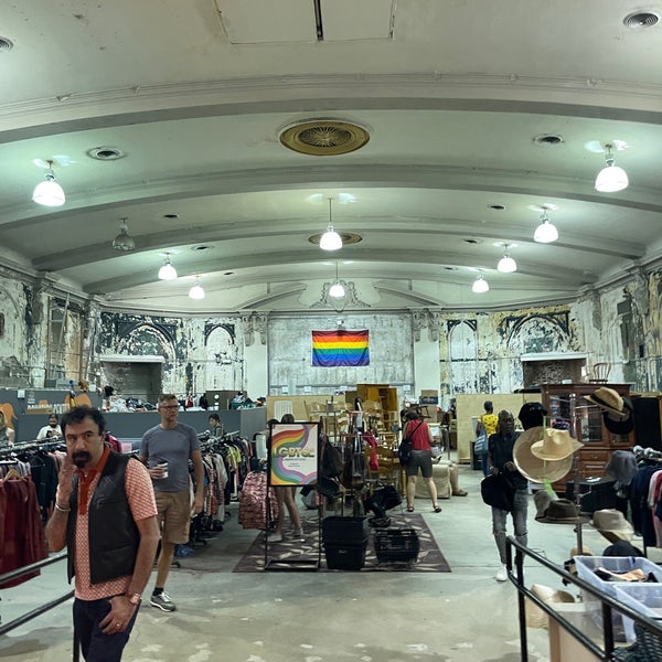 The Brown Elephant - Vintage and Thrift Store in Andersonville