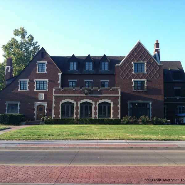 Sigma Nu - Fraternity House