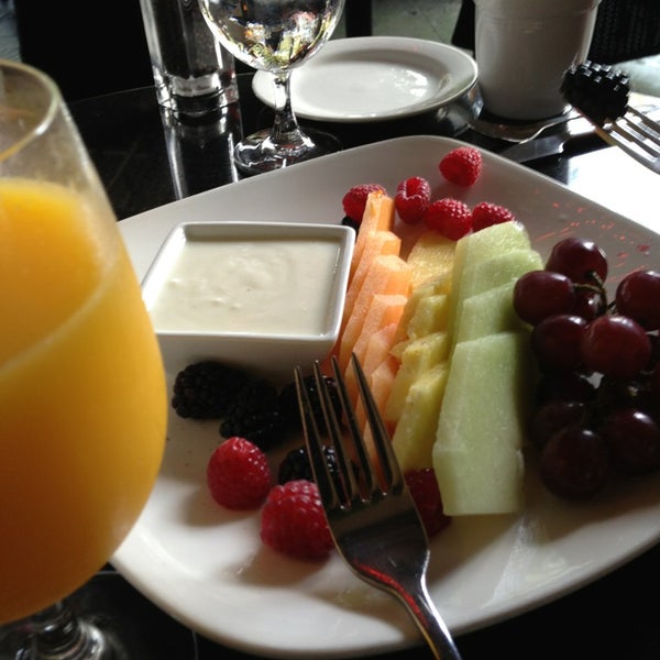 Monarch Restaurant - Hotel Bar in Houston