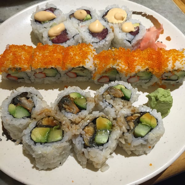 Photos at Sushi Inn - Sushi Restaurant in Yorkville