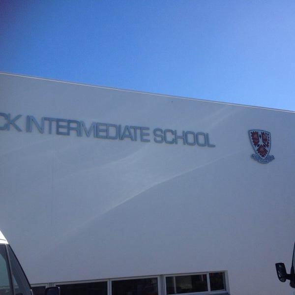 Howick Intermediate School - High School