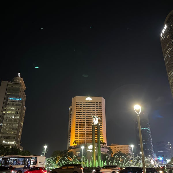 Photos at Bundaran Hotel Indonesia (Monumen Selamat Datang) - Jalan ...