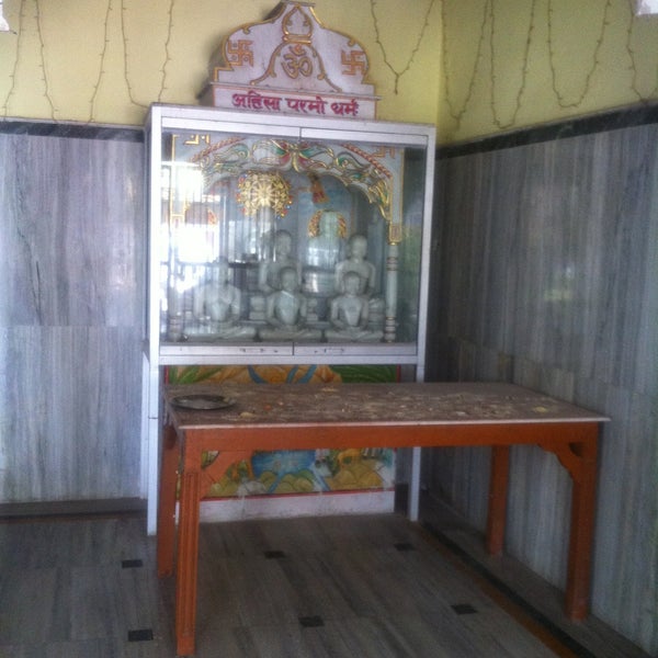 Digambar Jain Parshvnath Temple, Badagaon - 1 tip from 11 visitors