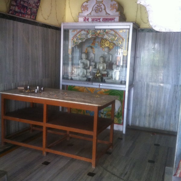 Digambar Jain Parshvnath Temple, Badagaon - 1 tip from 11 visitors