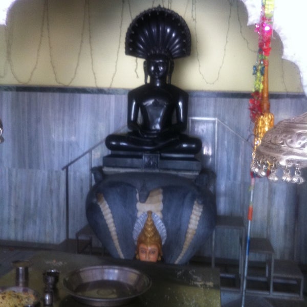Digambar Jain Parshvnath Temple, Badagaon - 1 tip from 11 visitors