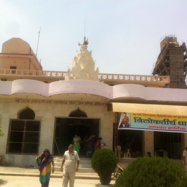 Digambar Jain Parshvnath Temple, Badagaon - 1 tip from 11 visitors