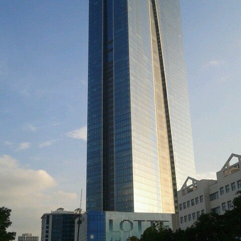 Lotte Center Hanoi - Shopping Mall