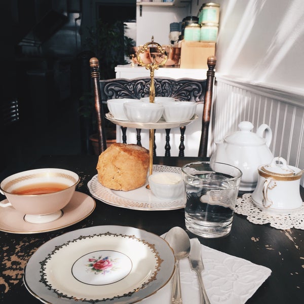 kitten & the bear - Tea Room in Parkdale