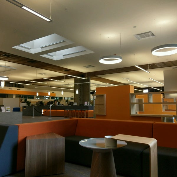 Foothill College Library - Los Altos Hills, CA