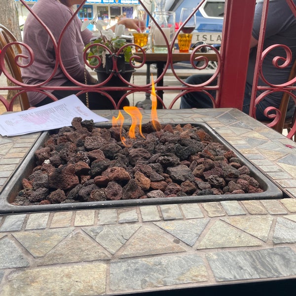 The Royal Hen - Balboa Island - 311 Marine Ave