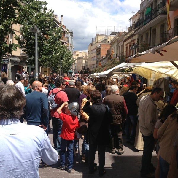 Carrer Major - Road in Montcada