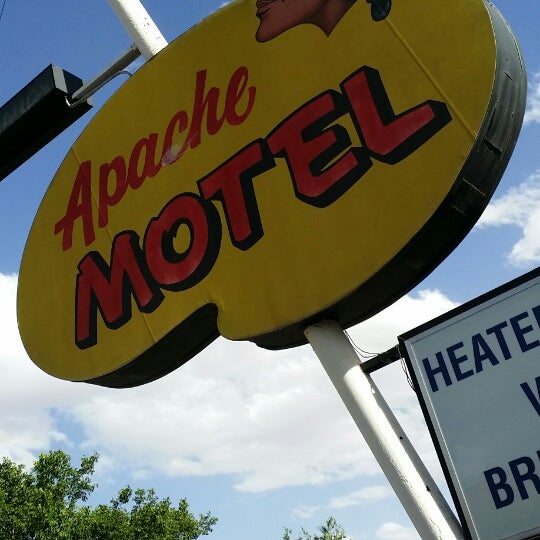 Apache Inn - 128-164 S 4th E St