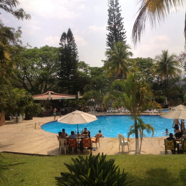 Club BCIE - Tennis Court