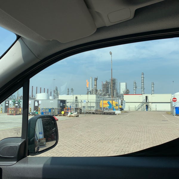 Shell Moerdijk - 1 tip from 201 visitors