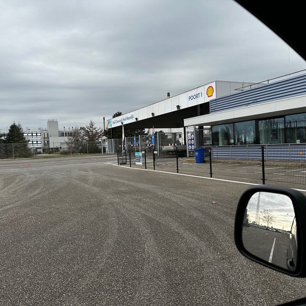 Shell Moerdijk - 1 tip from 201 visitors