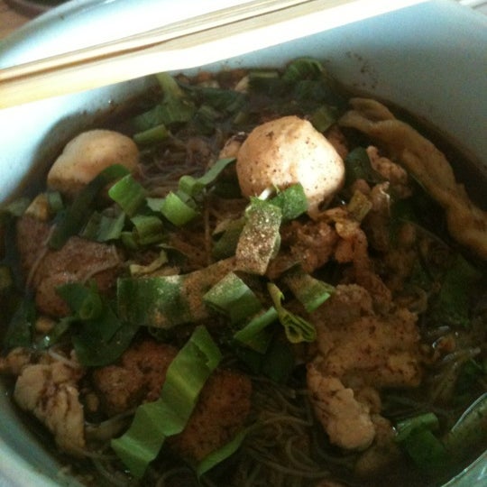 ปูเป้ ก๋วยเตี๋ยวเรืออยุธยา(เจ้าเก่า) ตรงข้าม Michelin (PPD) - 14 visitors