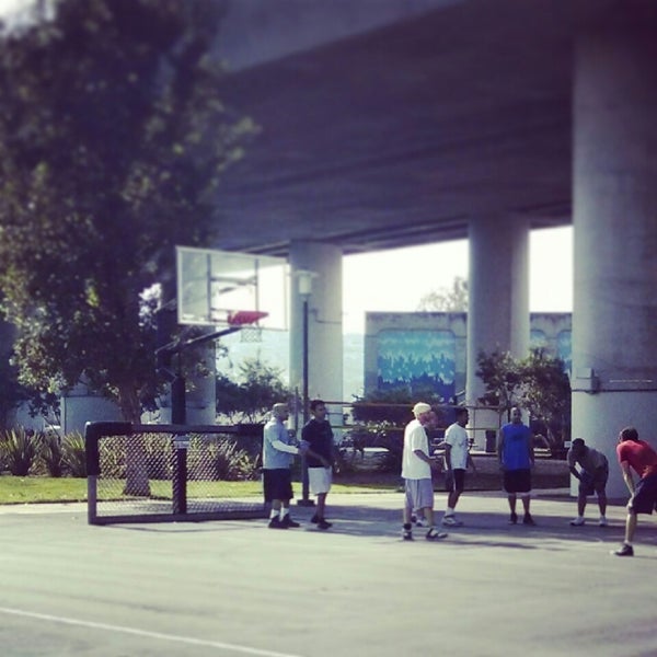 Photos at Berry Basketball Courts - Mission Bay - 7 tips from 386 visitors
