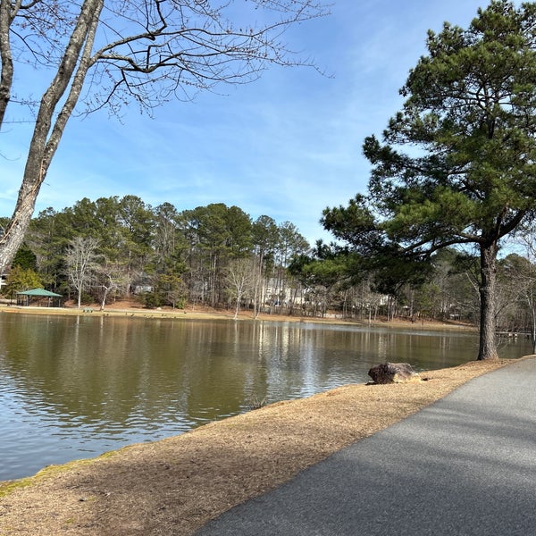 Huddleston Pond - 2 tips from 70 visitors