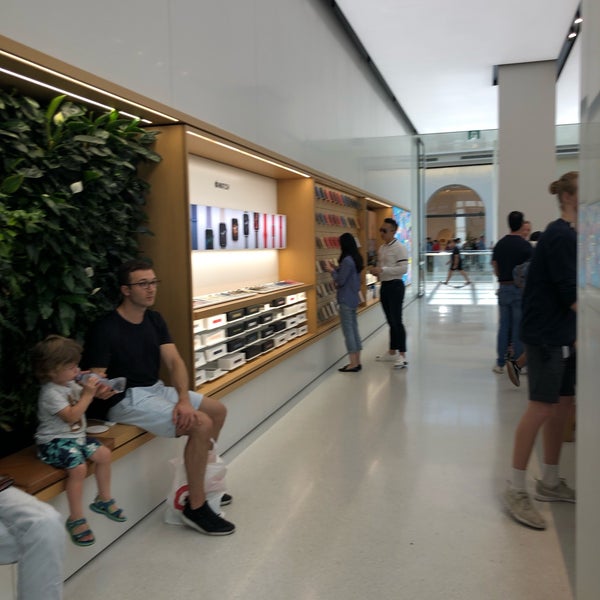 Photos at Apple Chadstone - 43 tips from 2895 visitors