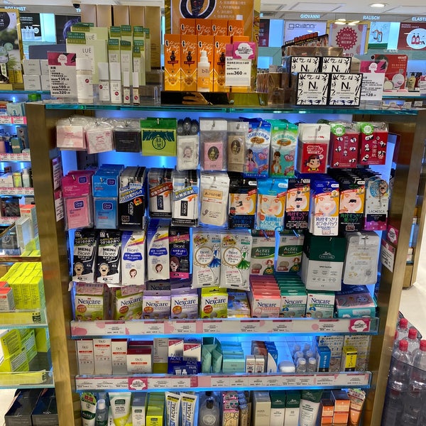 Sasa Supreme - Cosmetics Store in Causeway Bay