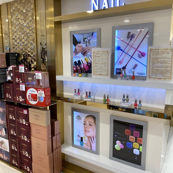 Sasa Supreme - Cosmetics Store in Causeway Bay