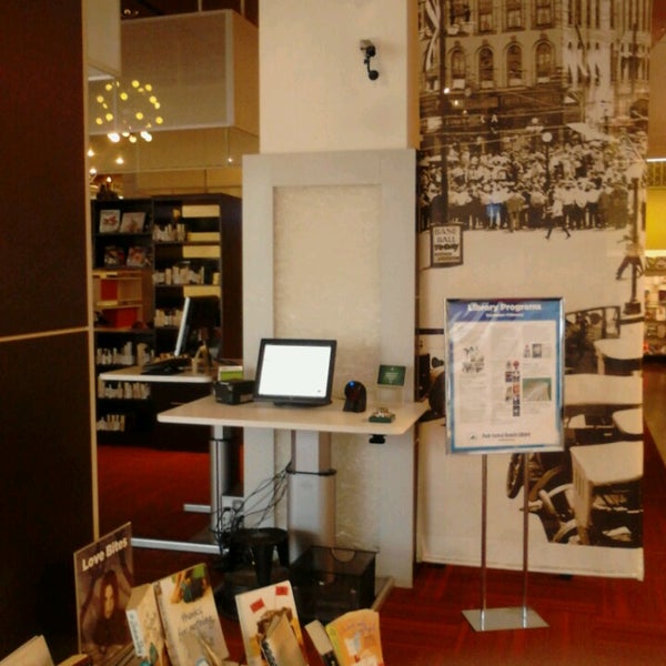 Park Central Branch Library - Library in Springfield