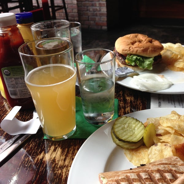 Logan Bar & Grill - Logan Square - 71 tips