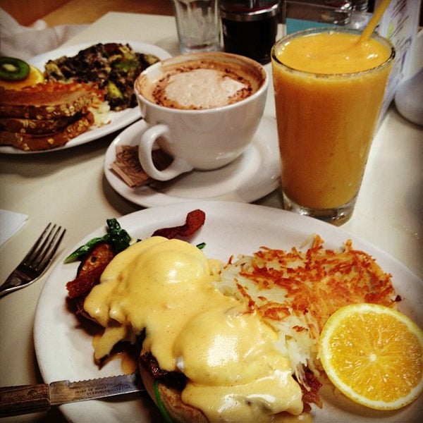 Half Day Cafe - Breakfast Spot