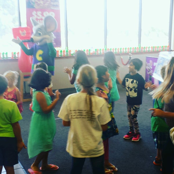 Chuck E. Cheese - 4 tips