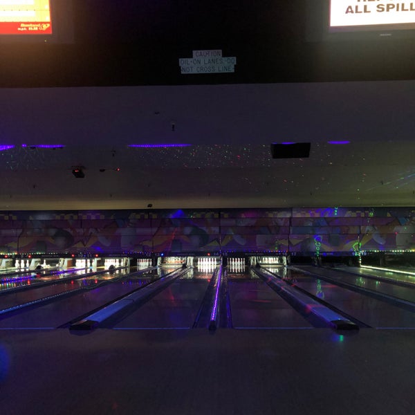 Pickwick Bowl - Bowling Alley