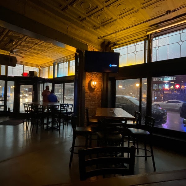 Tower Tavern - 401 E 31st St