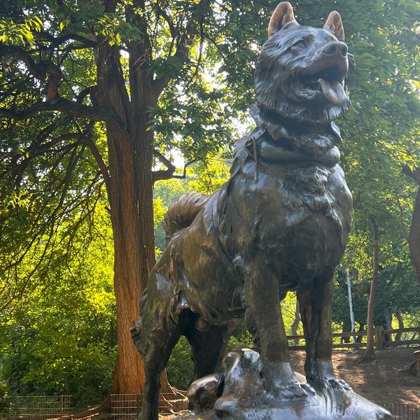 The Real Balto Statue