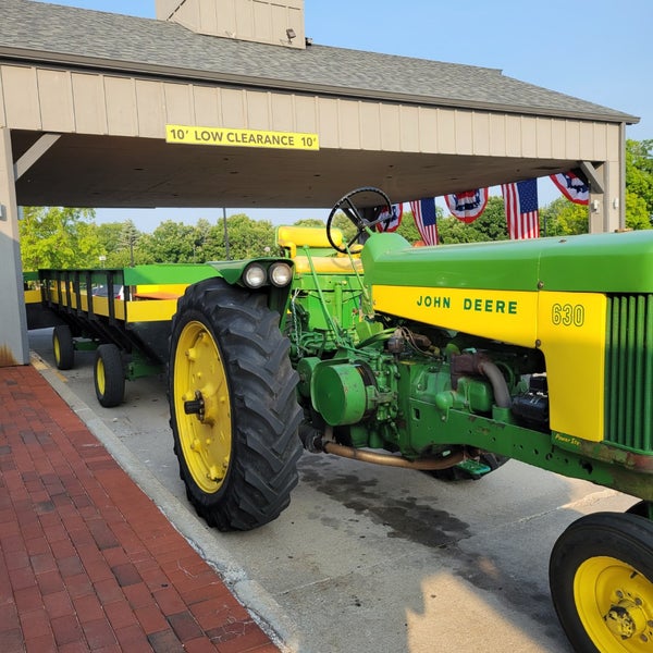 Photos at Iowa Machine Shed - American Restaurant