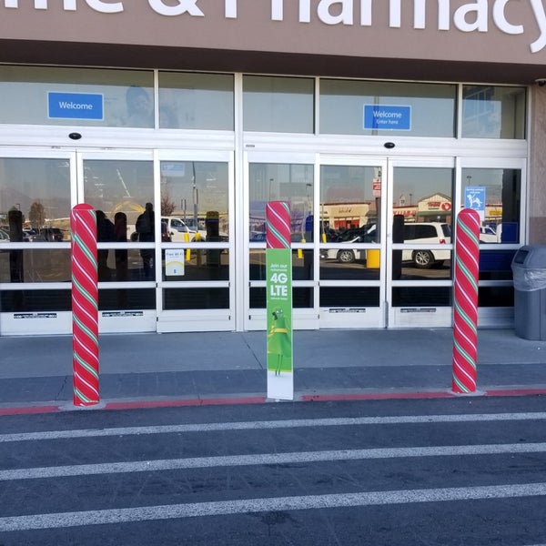 Walmart Supercenter - Big Box Store
